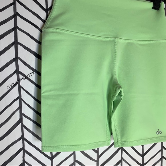 ALO Yoga | Shorts | Alo Yoga Neon Lime Biker Shorts Green Small Nwt ...